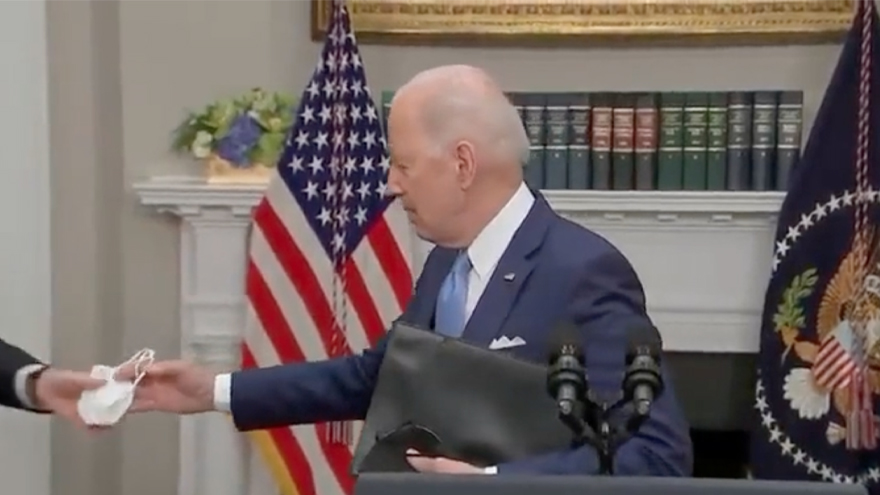 WAIT, WHAT? Joe Says Taking Questions ‘Inappropriate,’ Hands Supreme ...